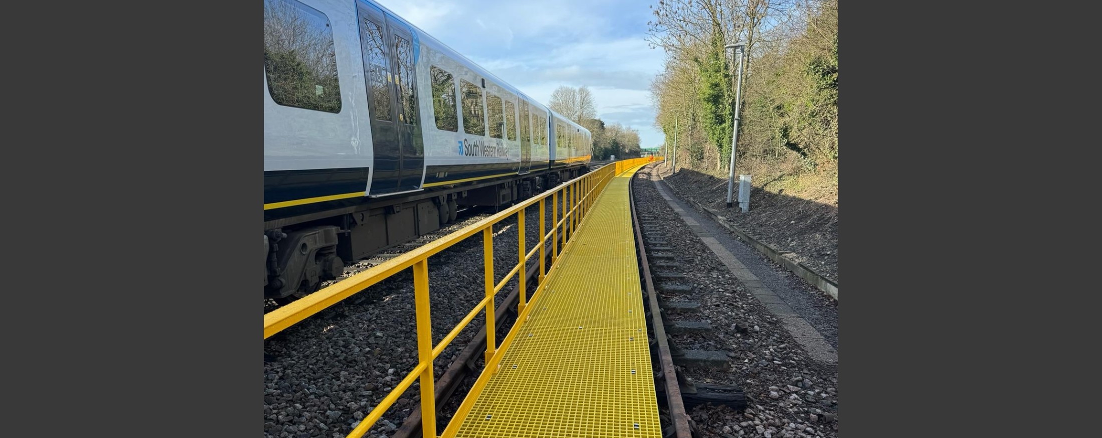 Farnham Walkway - Waux