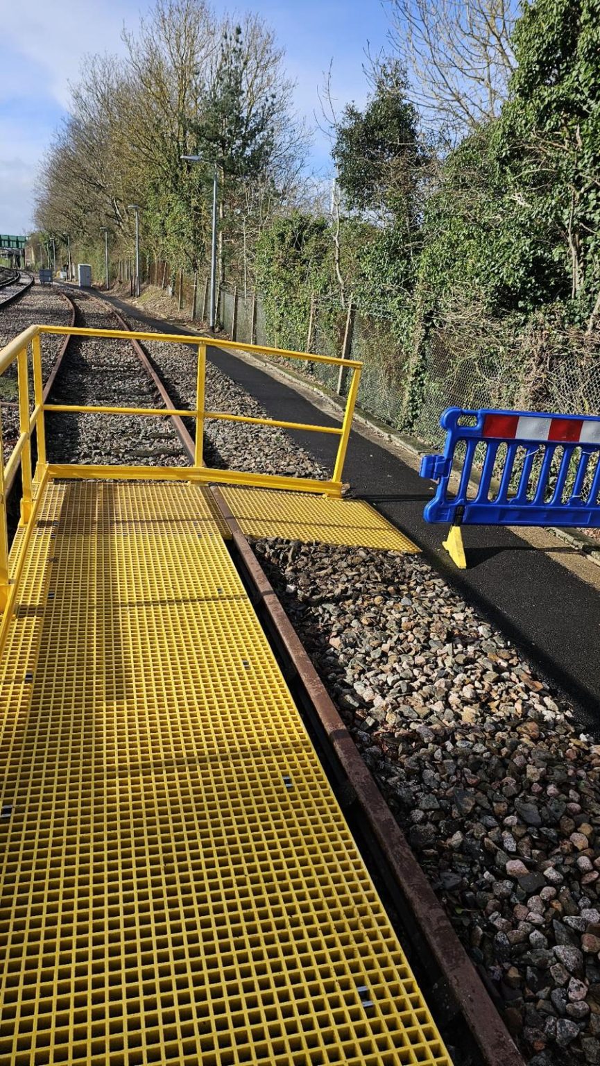 Farnham Walkway - Waux